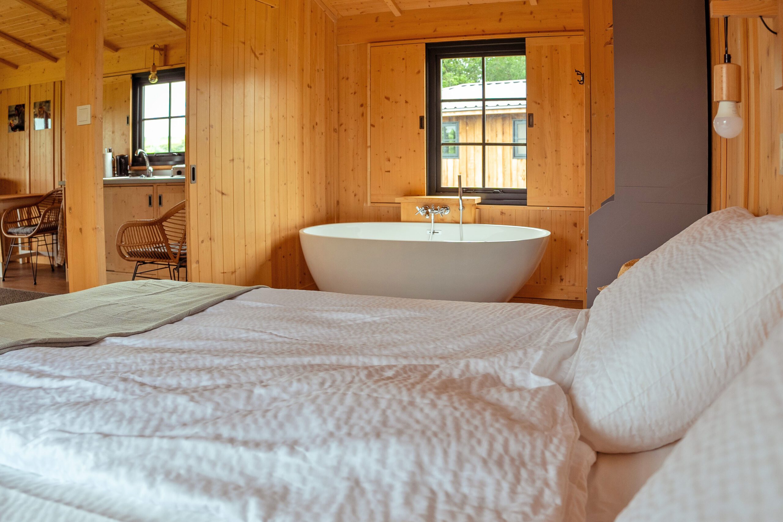 Ecau Lodge - Why we loved it (2024) - Cottages near Mons